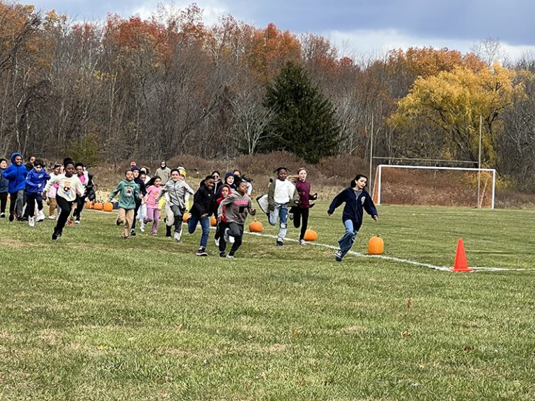 Chilly weather makes for a brisk and fun pumpkin run at PAK - Pine Bush ...