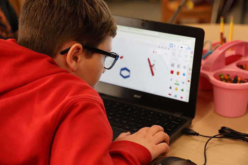 Fifth graders learn Tinkercad to create 3D snowflakes - Pine Bush ...