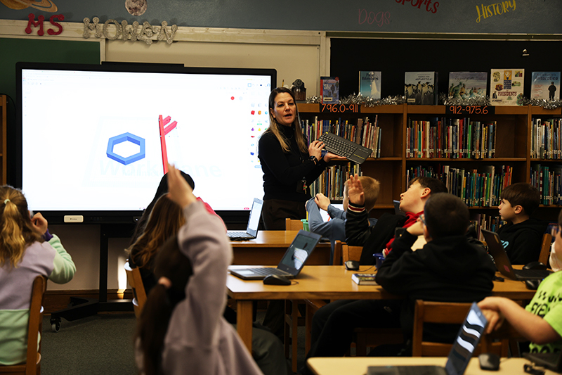 Fifth graders learn Tinkercad to create 3D snowflakes - Pine Bush ...